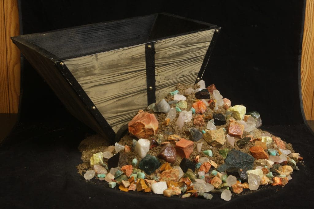 Big Mining Kit – 2.5 Gallons of BIG Rocks and Gems - Kids Love Rocks