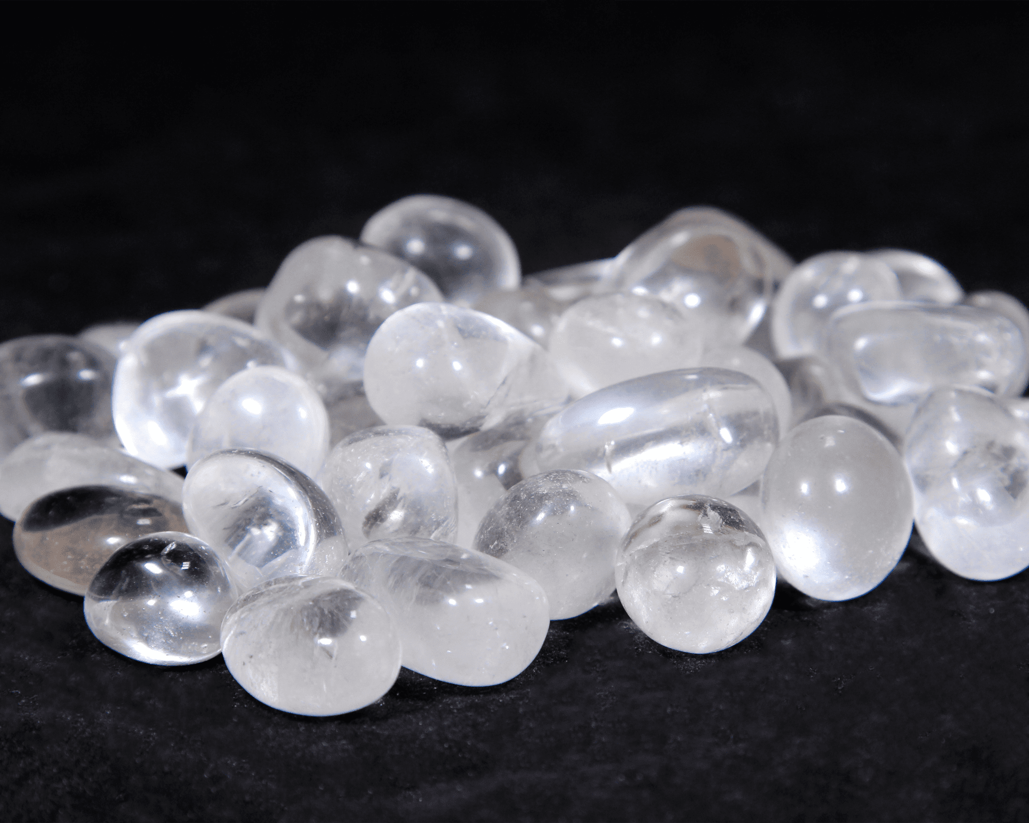 1lb of Tumbled Small Clear Quartz (19mm-25mm) - Kids Love Rocks